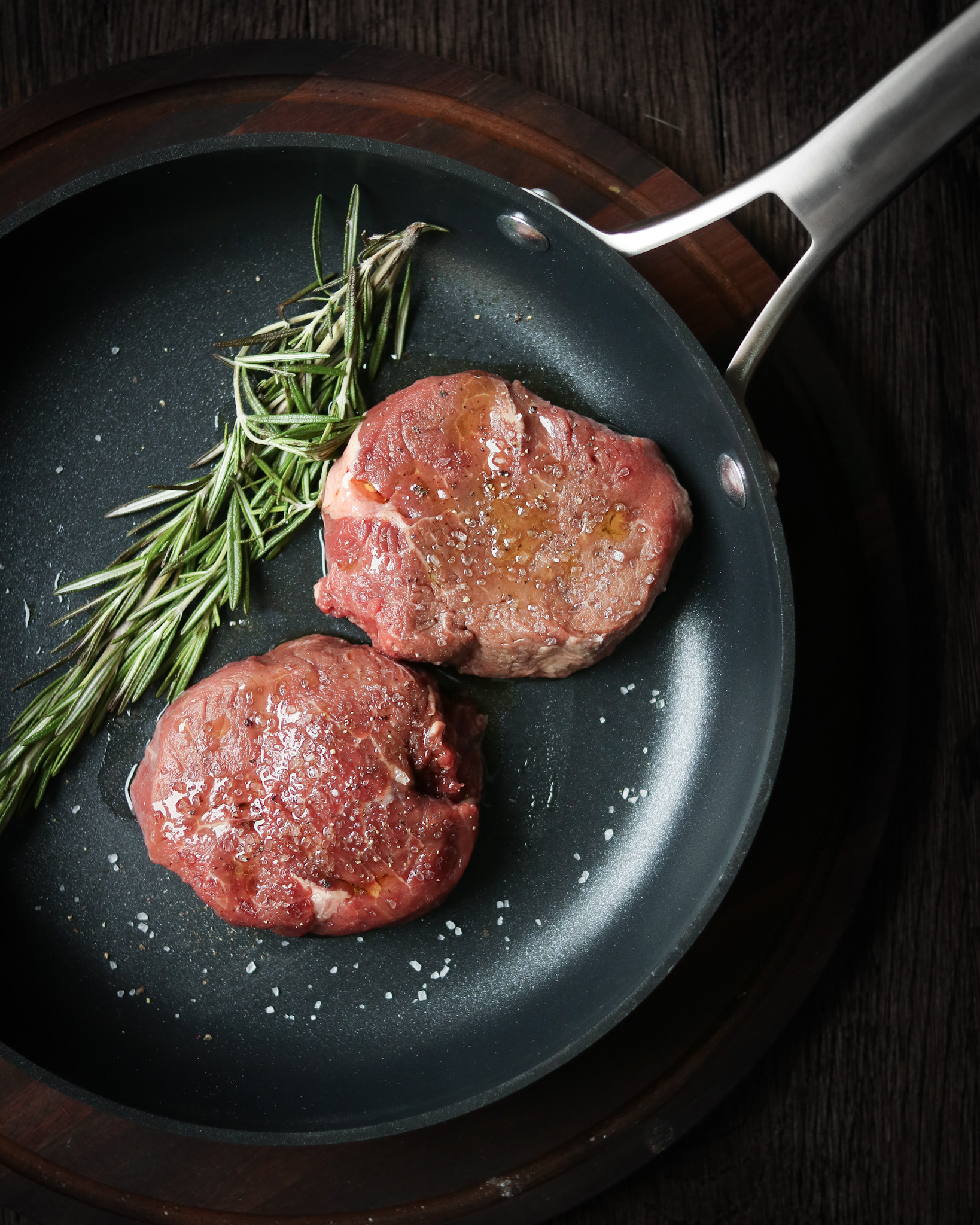 Filet Mignon Eggs Benedict – Peaches 2 Peaches